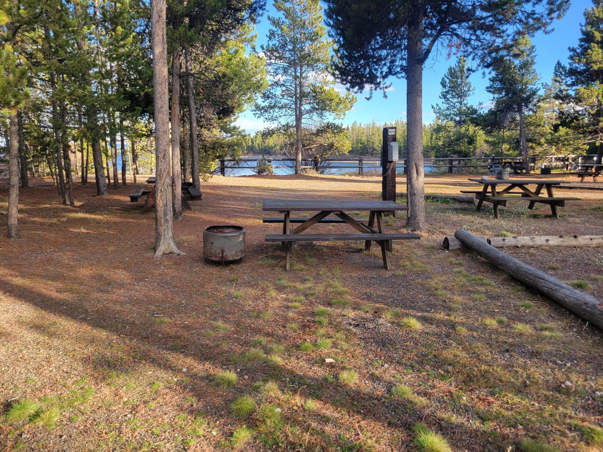 Lakeside Water & Power Campsite WP8 - Madison Arm Resort