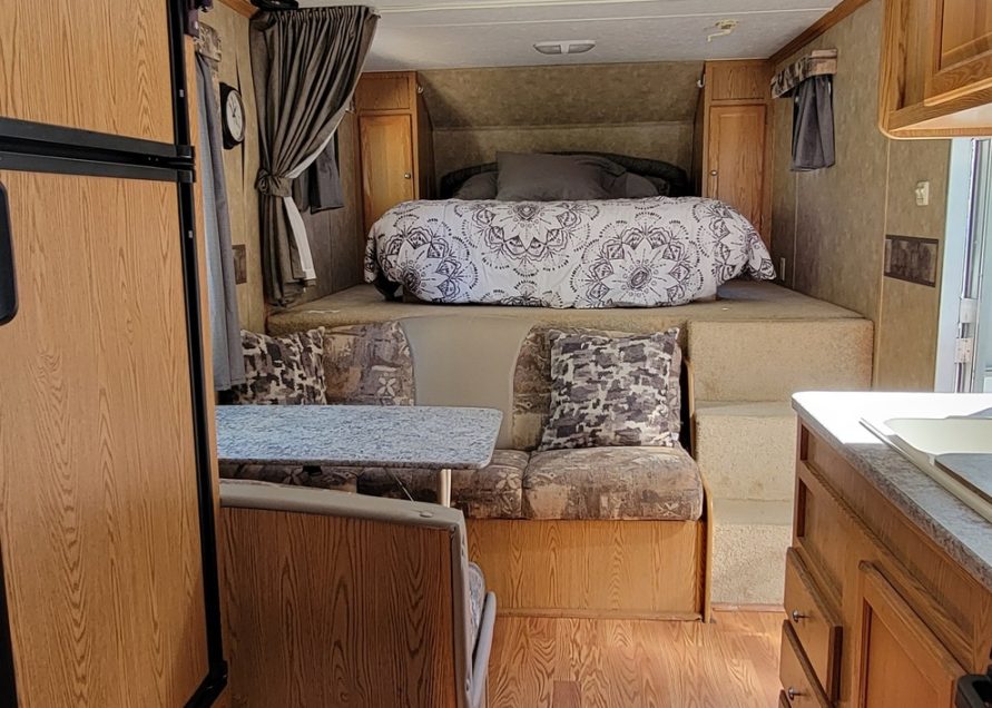 26′ Nomad 5th Wheel Travel Trailer - RV Camper Rental - Madison Arm Resort